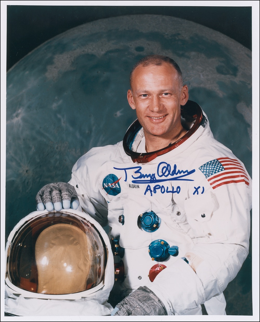 Buzz Aldrin Signed Photograph | RR Auction