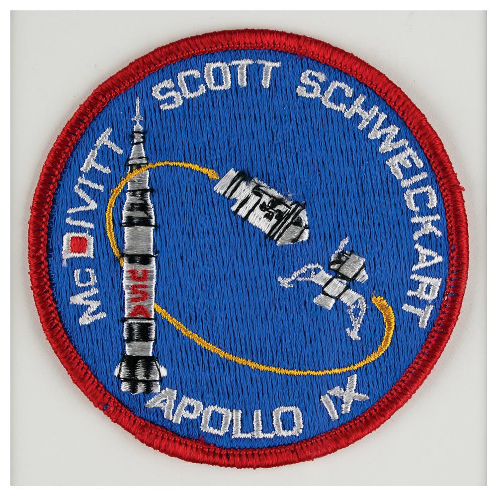 Apollo 9 Flown Robbins Medallion and Patch (Dave Scott) | RR Auction