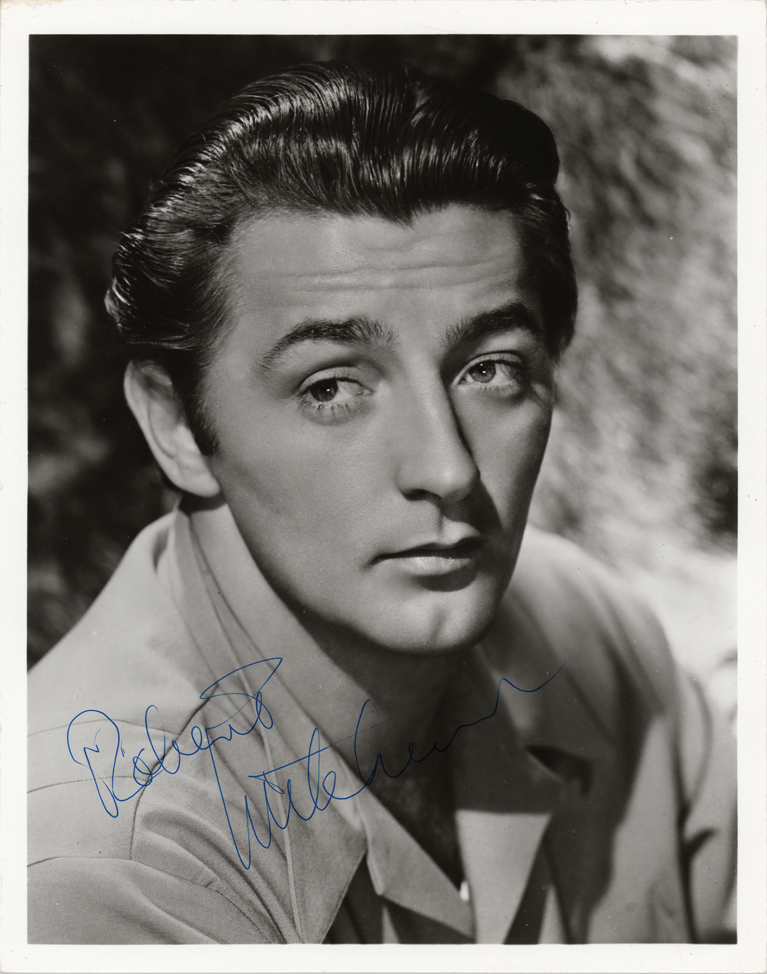 Robert Mitchum Signed Photograph | RR Auction