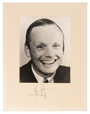 Neil Armstrong Signature | RR Auction