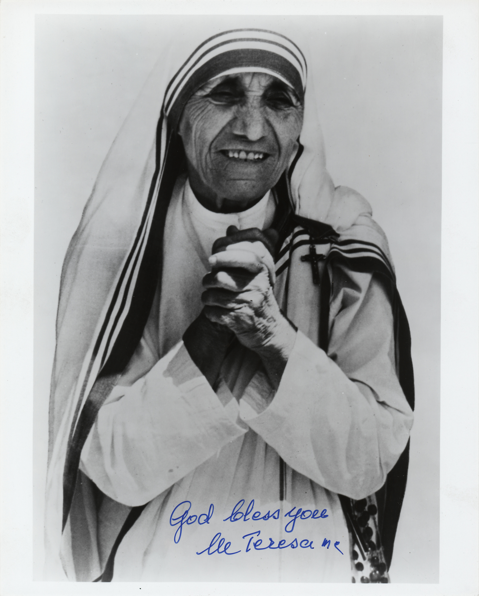 Mother Teresa Signed Photograph | RR Auction