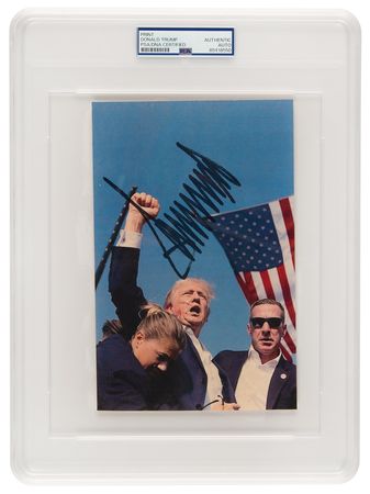 Donald Trump Signature | RR Auction