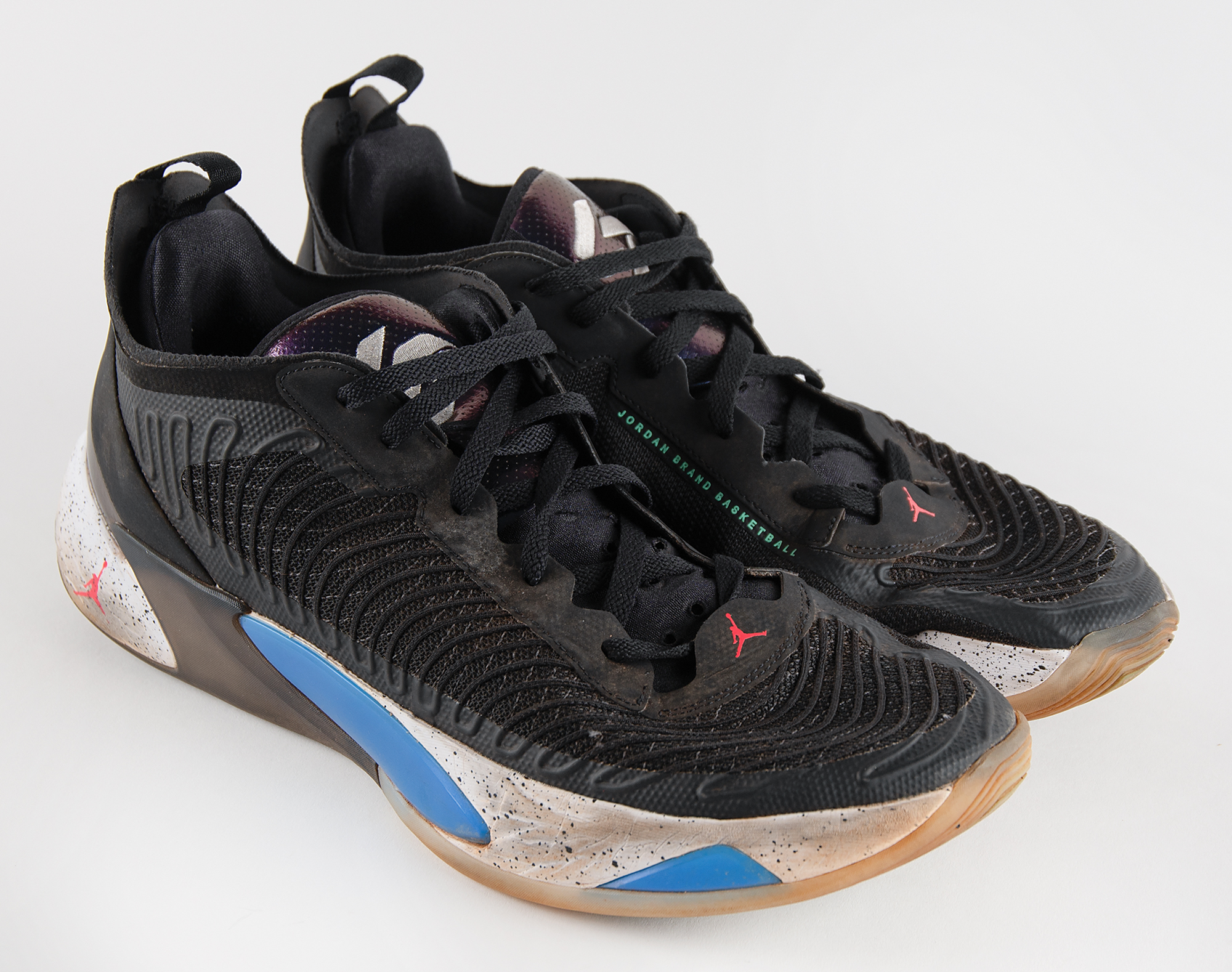 Aaron Judge Signed Personally-Worn Shoes (2023) | RR Auction