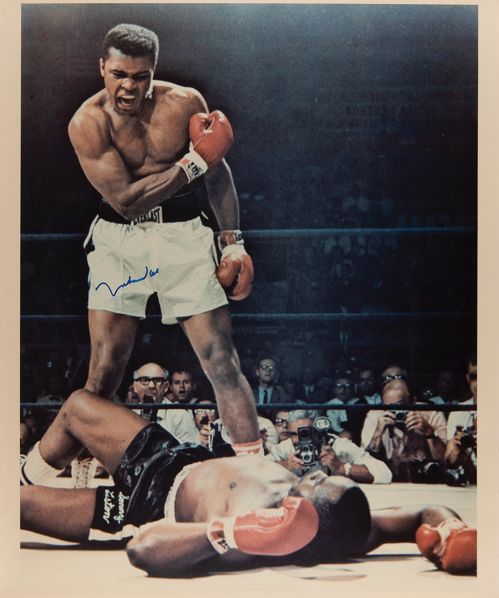 Muhammad Ali Oversized Signed Photograph | RR Auction